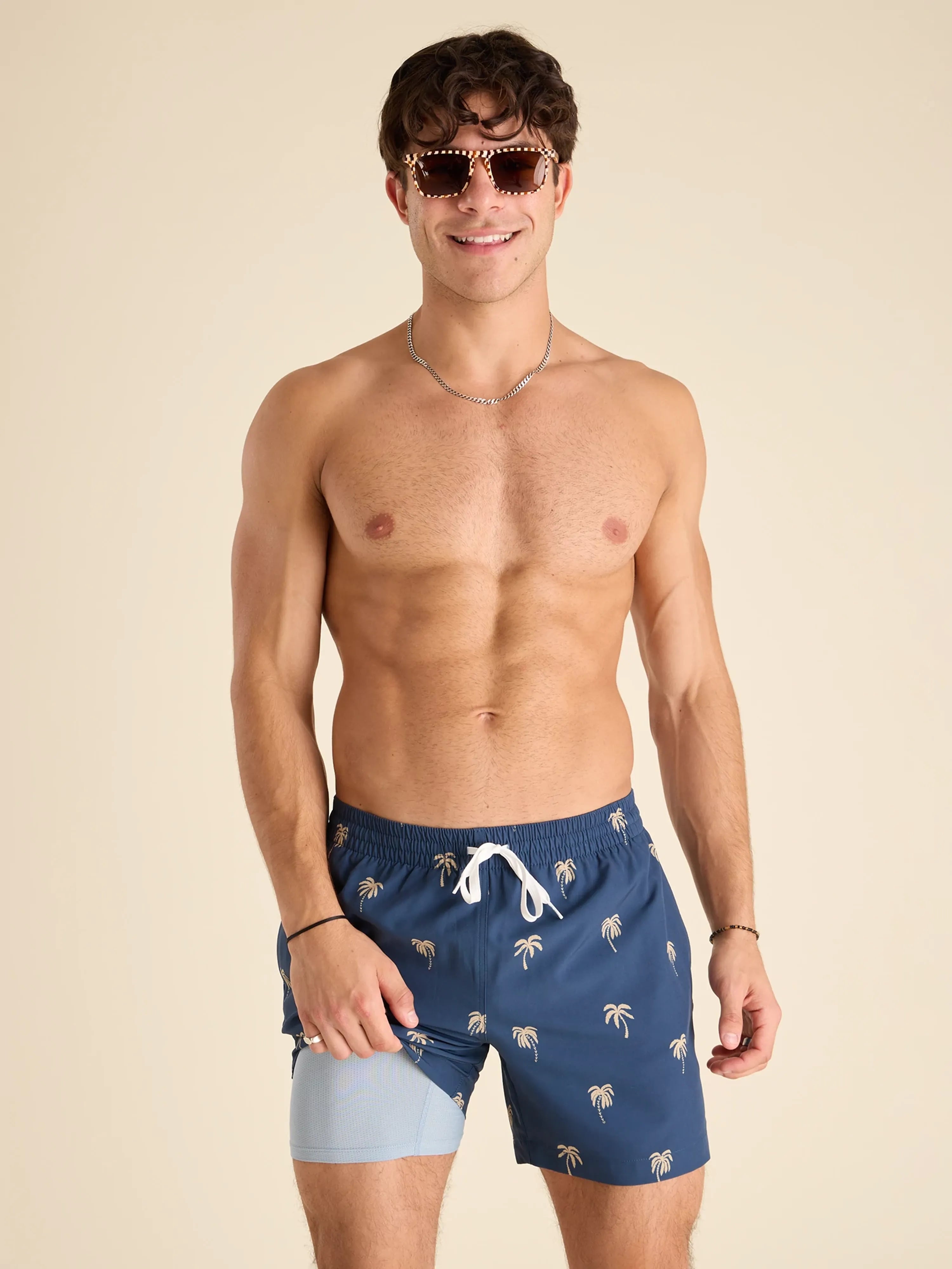 The Midnight Palms 5.5" Lined Swim Trunks | Chubbies